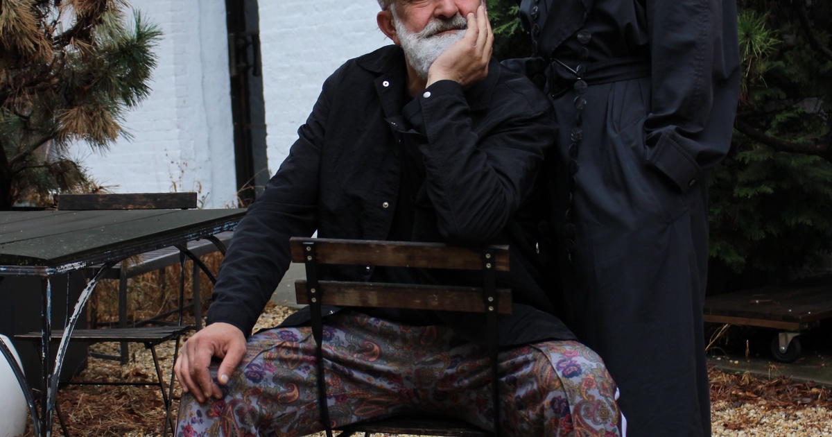 About | Twelve Chairs Gallery